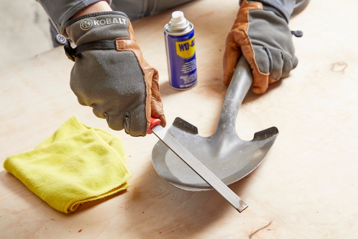 How to Clean and Maintain Your Gardening Tools