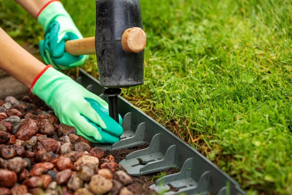 How to Install Landscape Edging: A Step-by-Step Guide to Boosting Your Curb Appeal