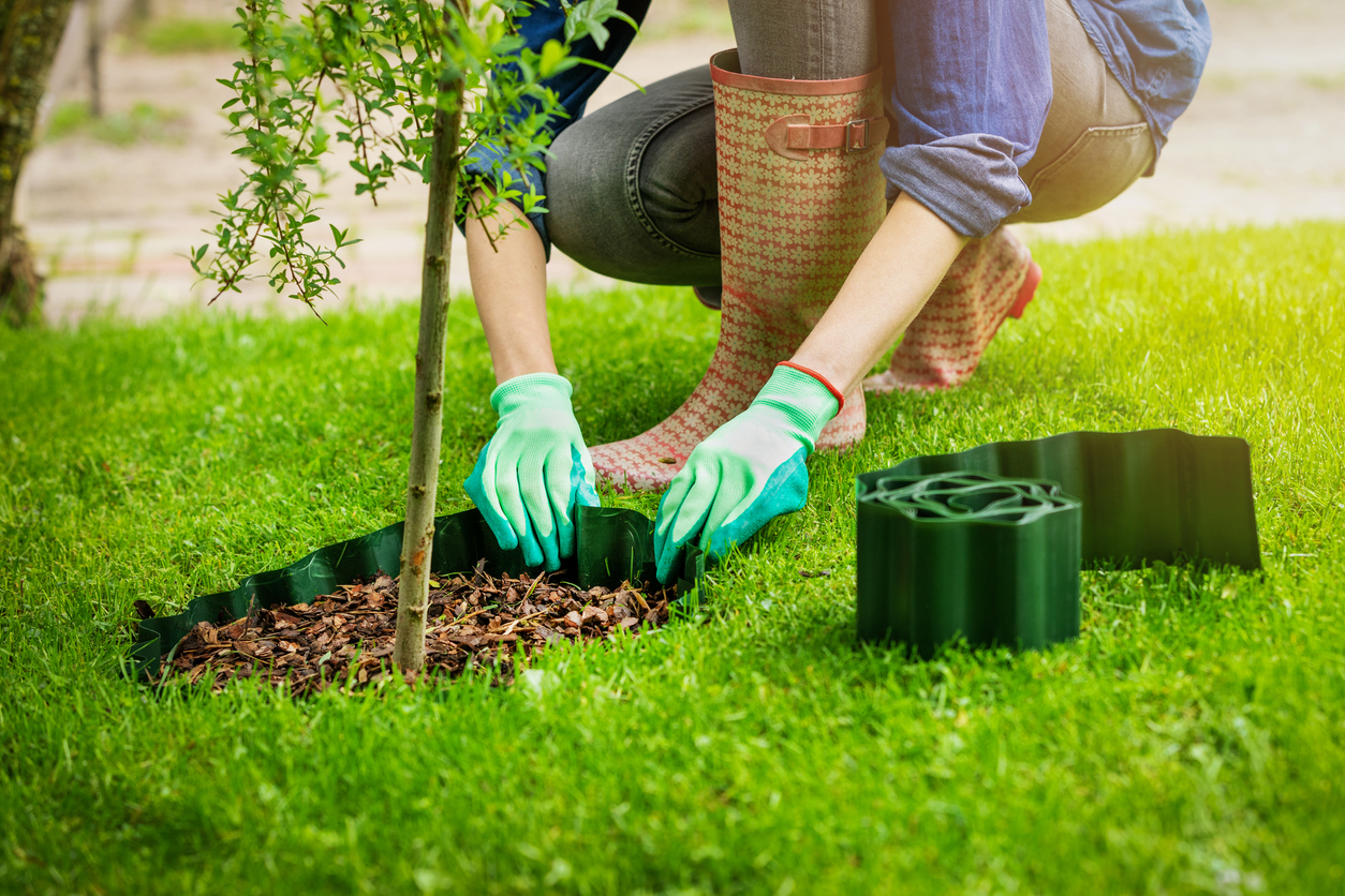 How to Install Landscape Edging: A Step-by-Step Guide to Boosting Your ...