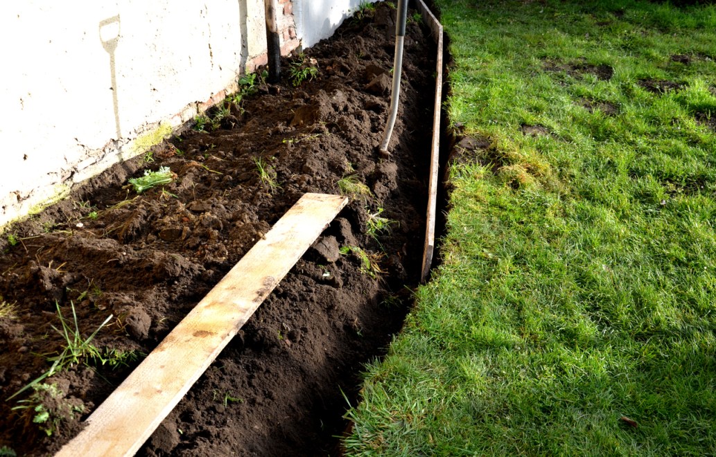 How to Install Landscape Edging: A Step-by-Step Guide to Boosting Your ...