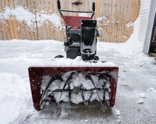 How to Maintain a Snow Blower: Top Tips for Peak Performance