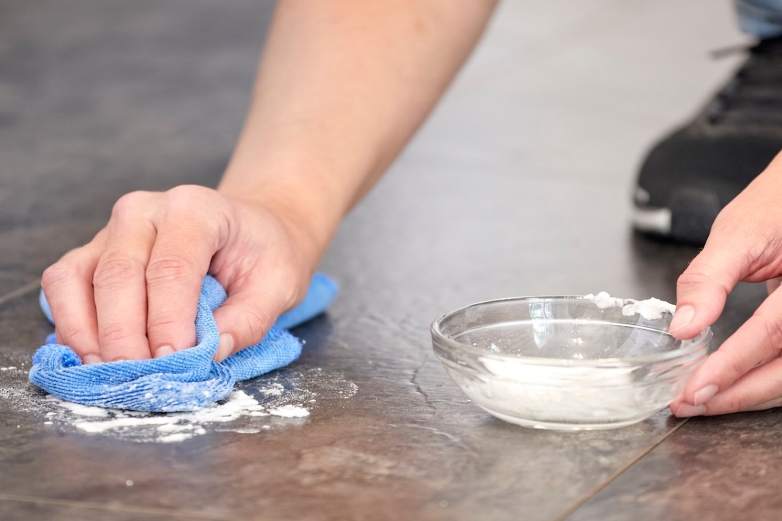How to Clean Vinyl Plank Flooring