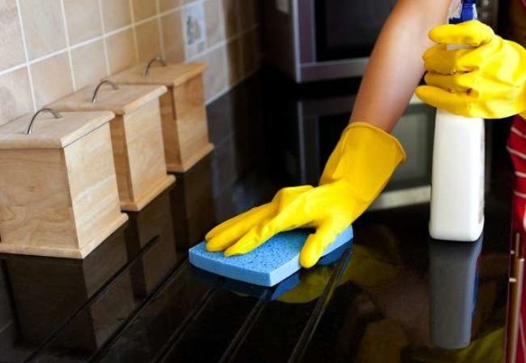 Cleaning Cast Iron - Dos and Don'ts - Bob Vila