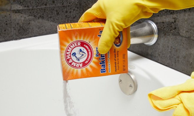 How to Clean a Bathtub