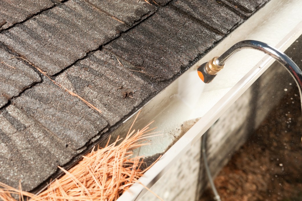 How to Clean Gutters: 5 Effective Ways to Get the Job Done