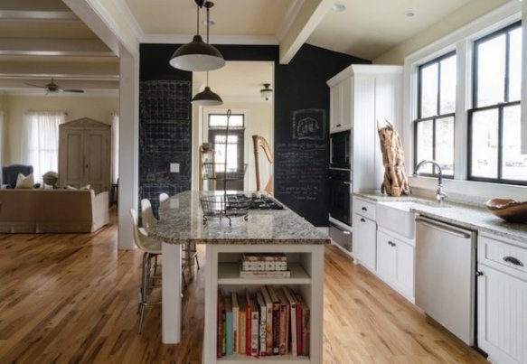 How to Split Wood for a Fire in 7 Steps (DIYer's Guide) - Bob Vila