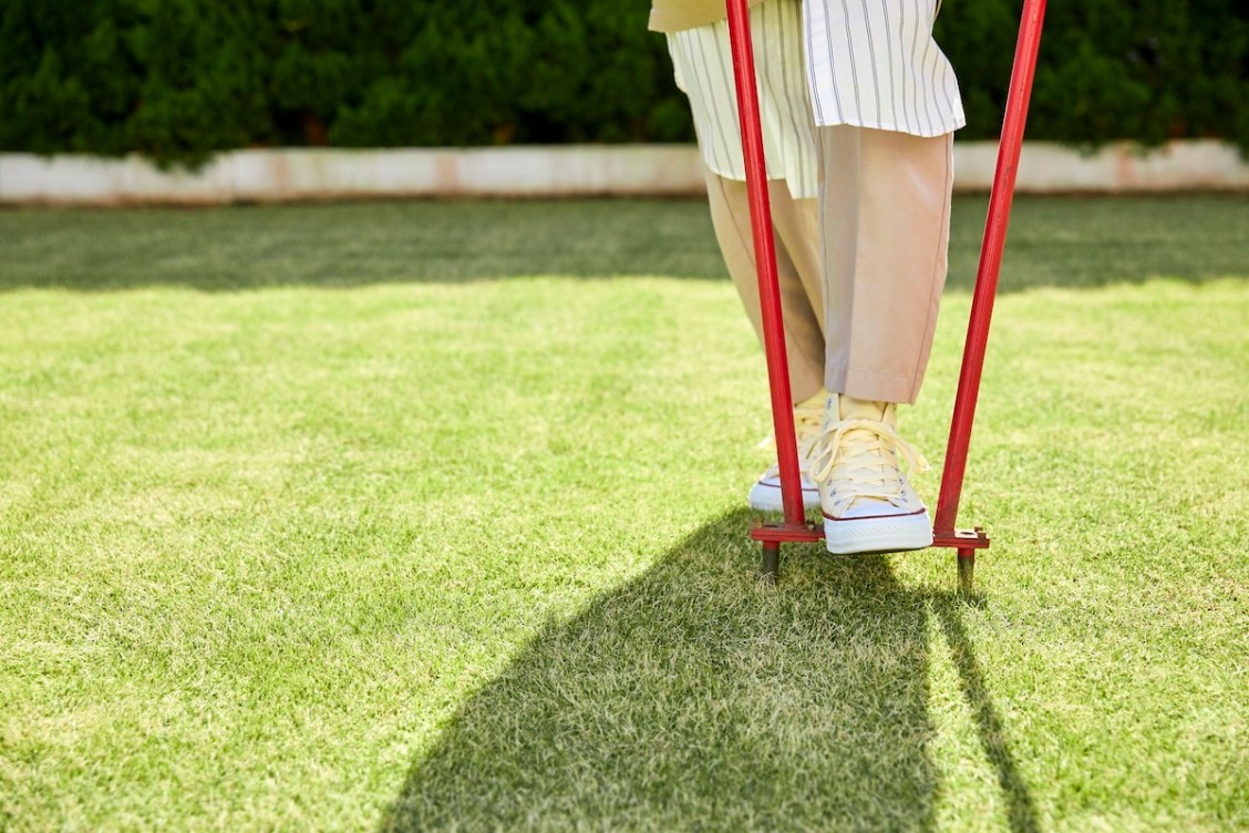This Is the Right Way to Aerate the Lawn