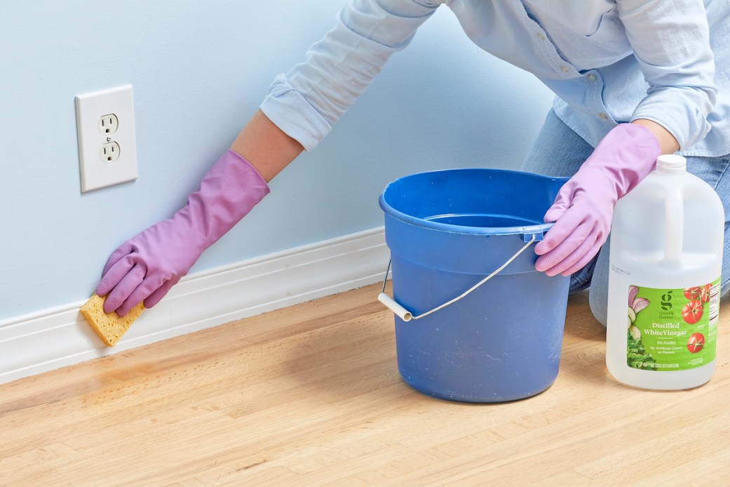 How to Clean Baseboards