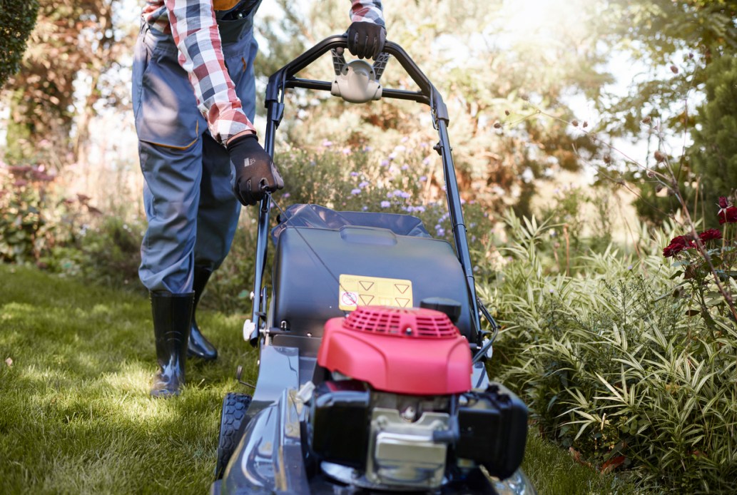 How to Start a Lawn Mower + Troubleshooting Common Issues - Bob Vila
