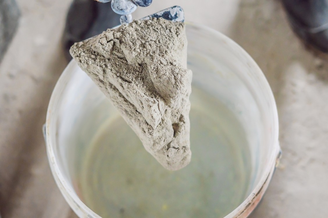 How to Mix Concrete to the Right Consistency