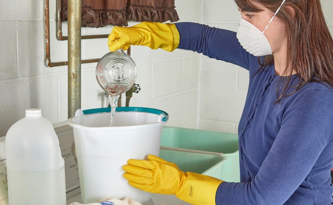 How to Get Rid of Mildew and Mold Smells