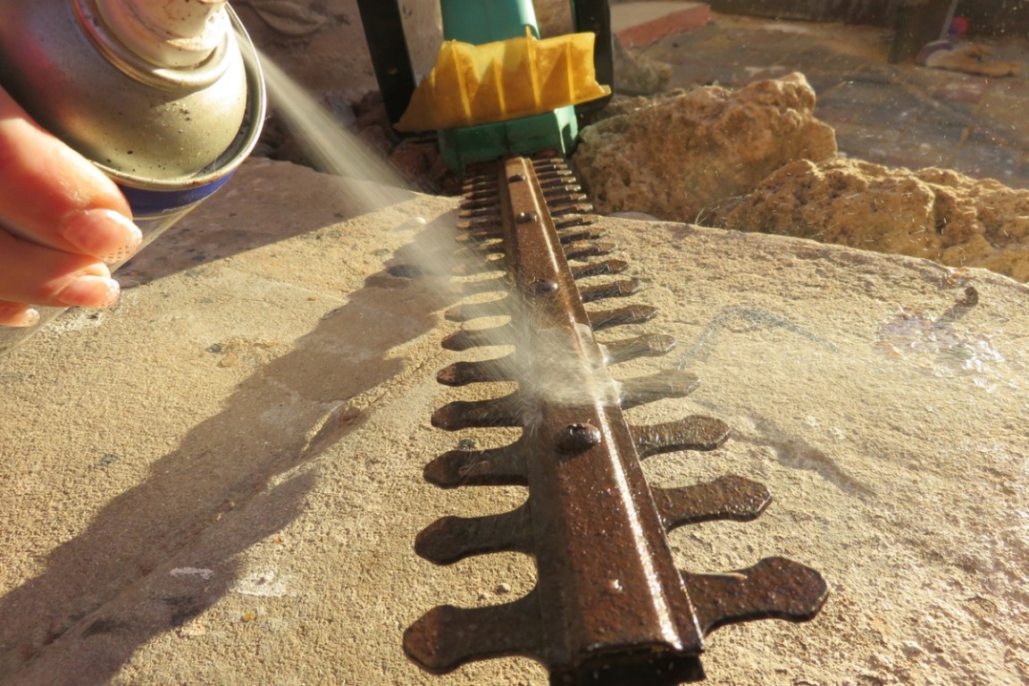 How to Remove Rust from Tools: 6 Methods That Work