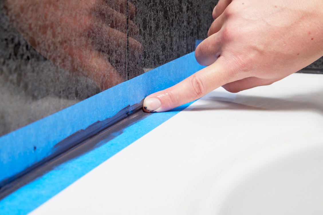 How to Caulk a Shower or Tub Like a Professional