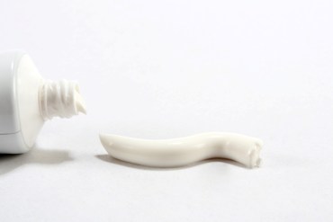 How to Remove Scratches From Glass: DIY Hacks That Work