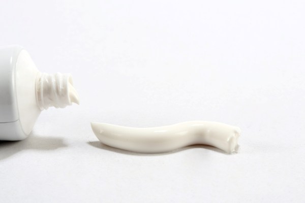 How to Remove Scratches From Glass: DIY Hacks That Work