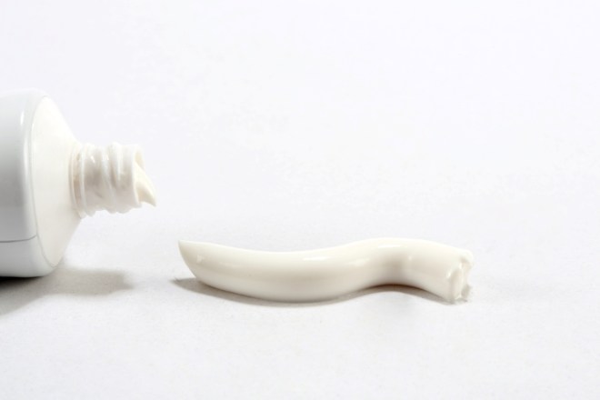 How to Remove Scratches From Glass: DIY Hacks That Work