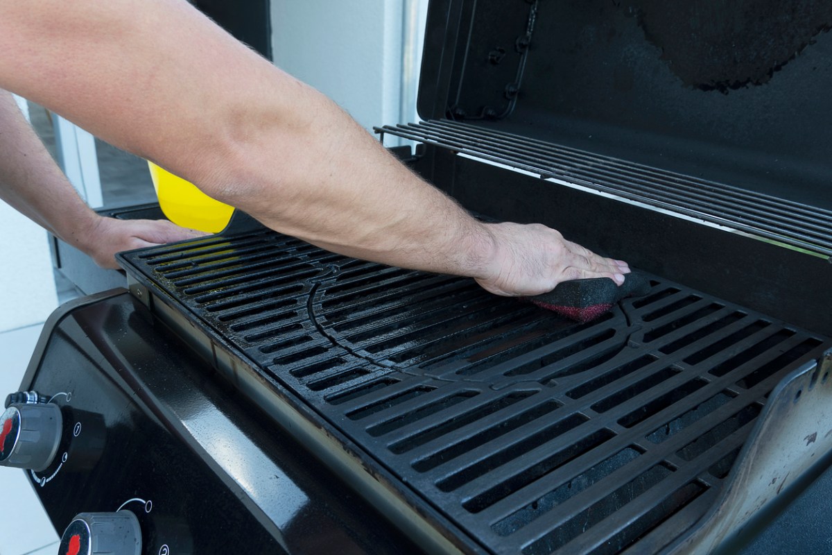 How to Clean a Gas Grill — Advice from Bob Vila
