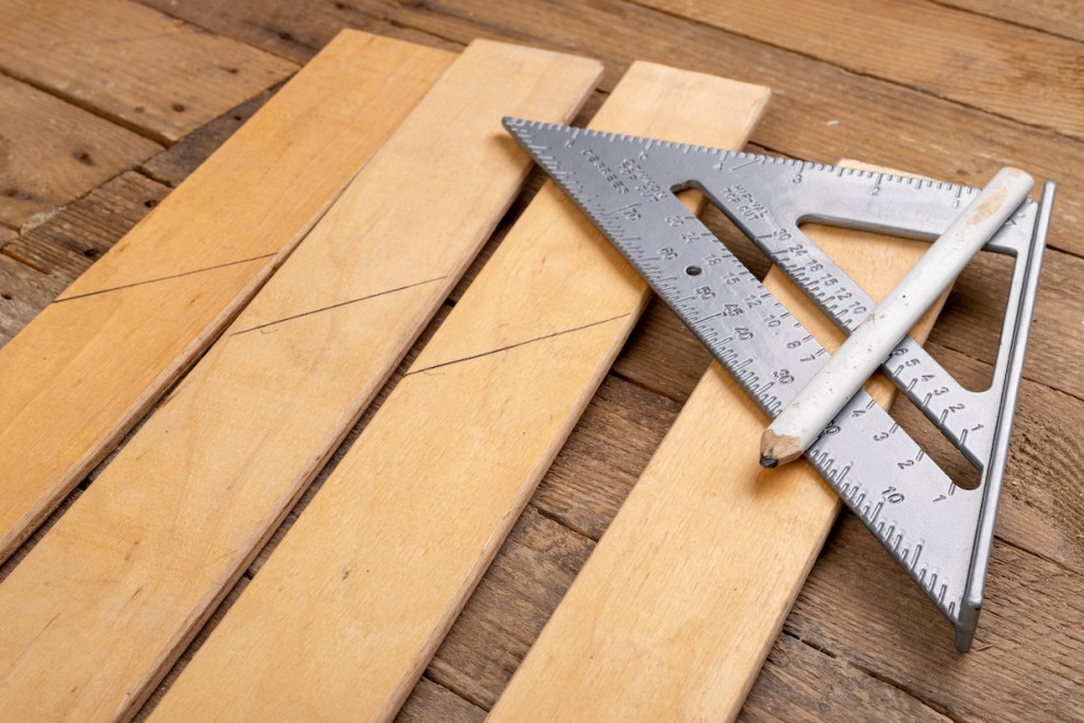How to Use a Speed Square for DIY Projects