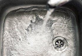 Unclogging a Sink - 10 Dos and Don'ts - Bob Vila