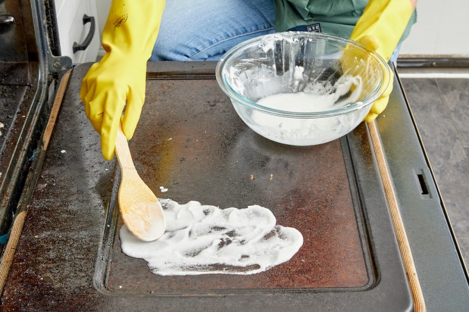 Easy DIY Homemade Oven Cleaner Recipe