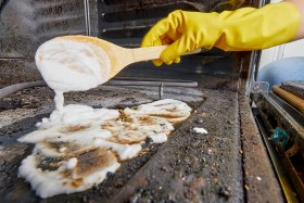 Easy DIY Homemade Oven Cleaner Recipe