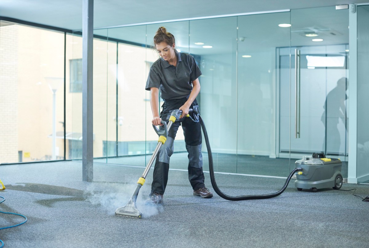 How to Shampoo Carpets with a Carpet Extractor - Bob Vila