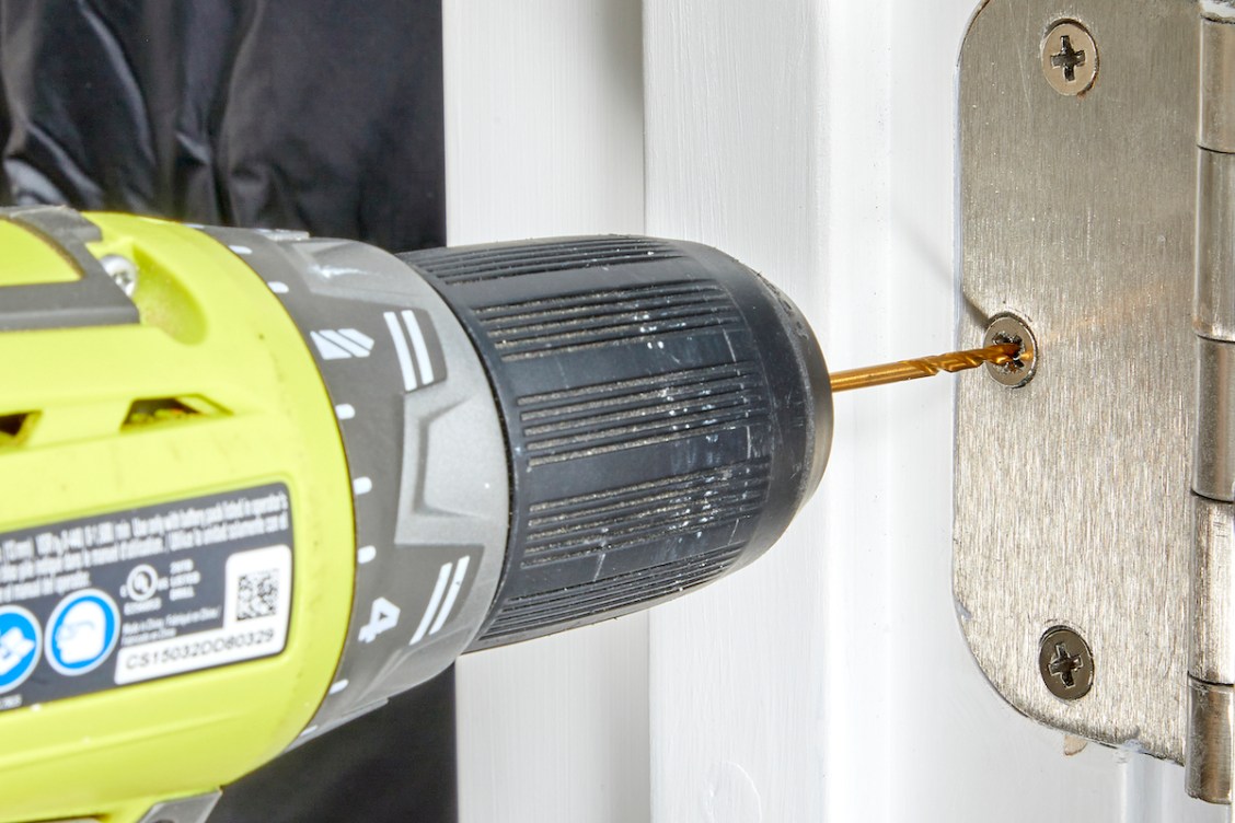 How to Use a Screw Extractor