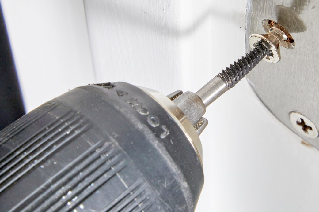 How to Use a Screw Extractor