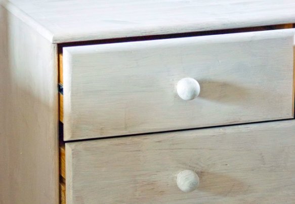 How to Use Chalk Paint (DIY Guide) - Bob Vila