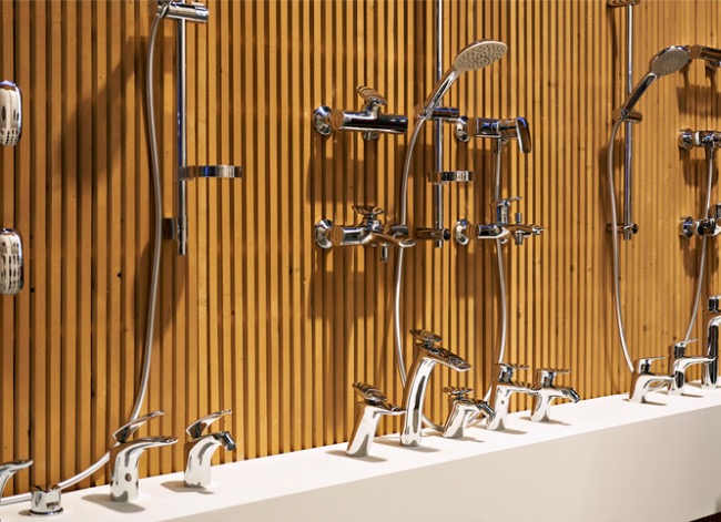 How to Change a Shower Head in 5 Easy Steps