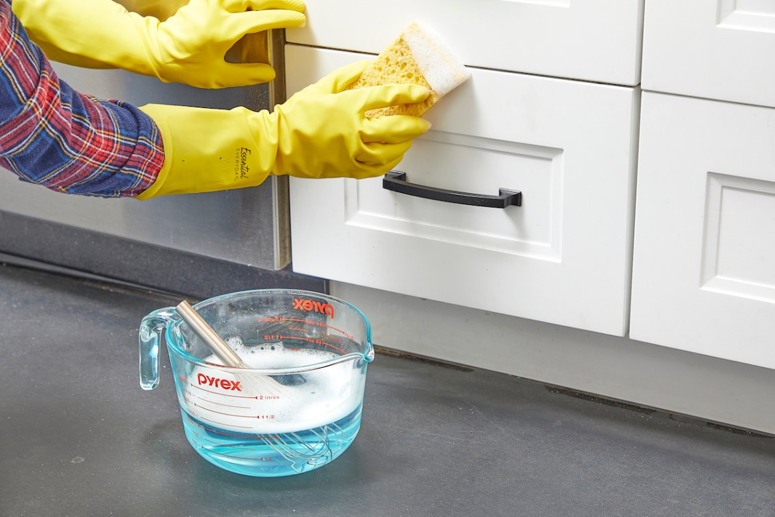 How to Remove Grease from Kitchen Cabinets