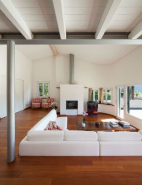 Exposed Ceiling Beams 101: How to Find (or Fake) Them in Your Own Home ...