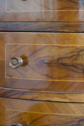 French Polishing 101: All You Need to Know About the Furniture Finish ...