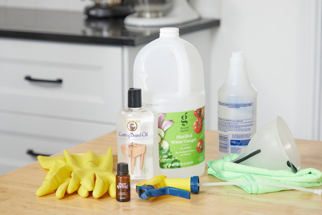 DIY Stainless Steel Cleaner Recipe + Cleaning Tips