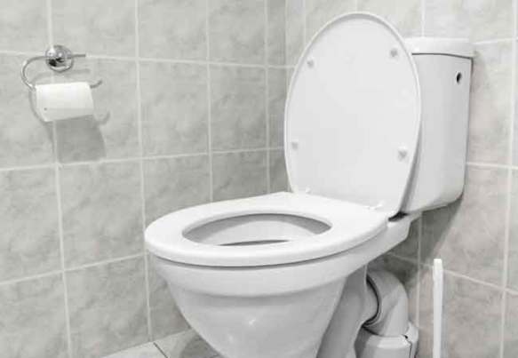 How to Drain a Toilet Without Making a Mess in the Bathroom