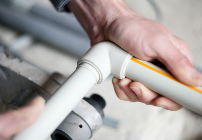 Gluing PVC Pipe? Follow These 7 Dos and Don'ts - Bob Vila