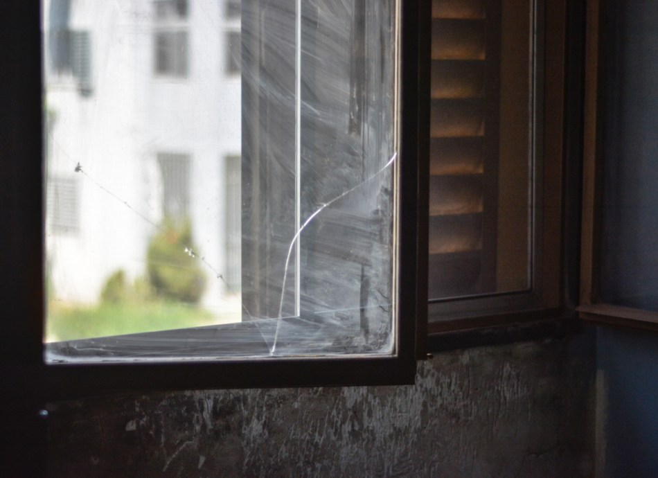 How to Fix a Crack in Glass Windows, Tables, and More