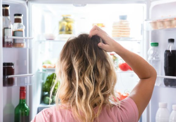 Smelly Fridge? 9 Tips for Deodorizing the Fridge & Freezer - Bob Vila