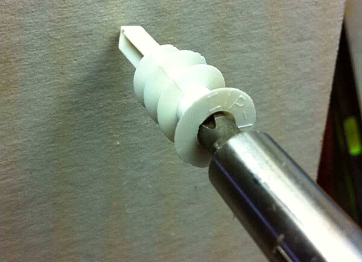 How to Use Drywall Anchors - Advice From Bob Vila