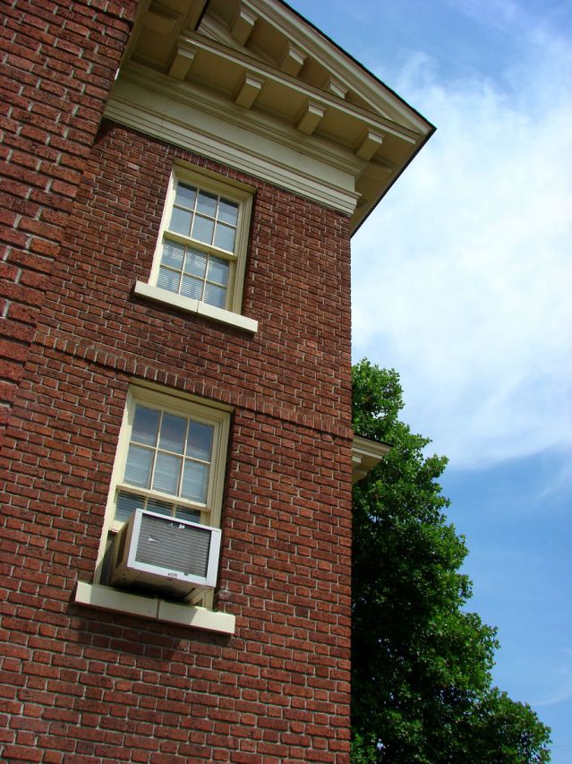 Installing a Window AC? Heed These 10 Dos and Don'ts - Bob Vila