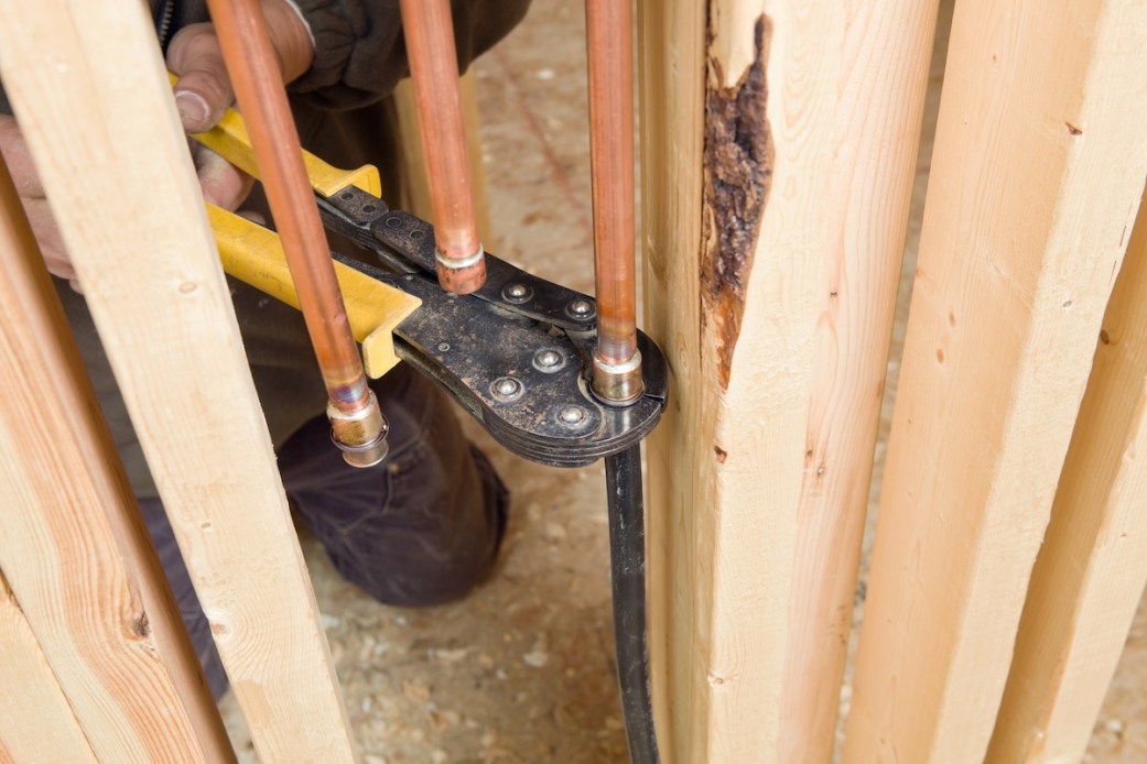PEX vs. Copper: Which Pipes Are Best for Your Plumbing Project?