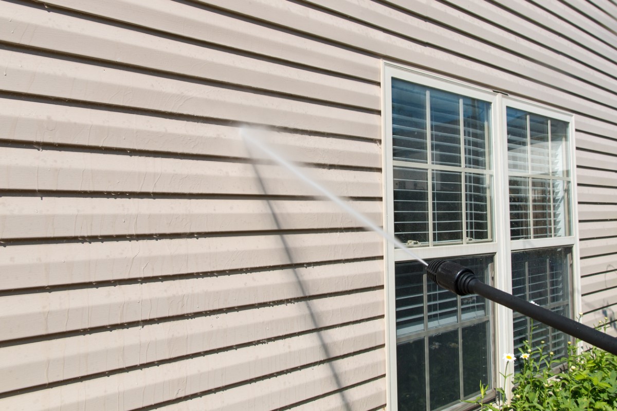 The Best Vinyl Siding Cleaners for Your Home - Bob Vila