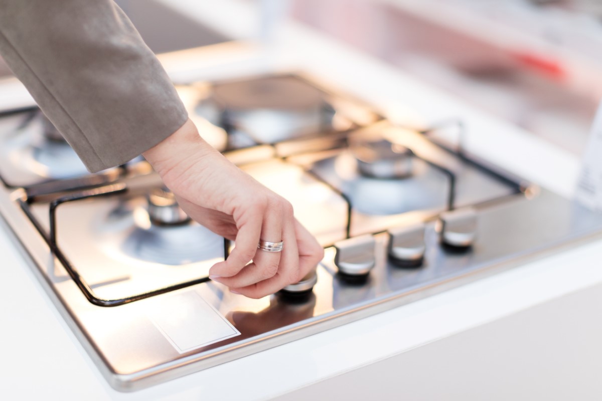 Induction vs Gas and Electric Stoves in the Kitchen - Bob Vila