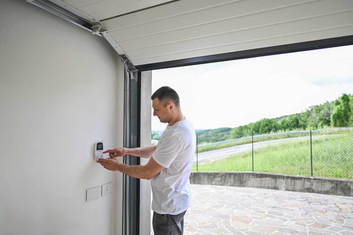 8 Ways to Improve Your Garage Door Security
