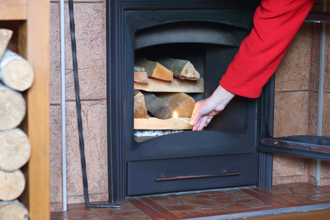 2 Foolproof Ways to Start a Fire in a Fireplace - Advice From Bob Vila