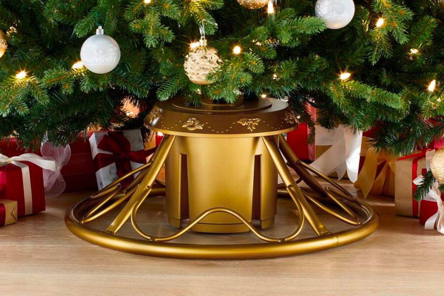 Editor-Picked: The Best Christmas Tree Stands