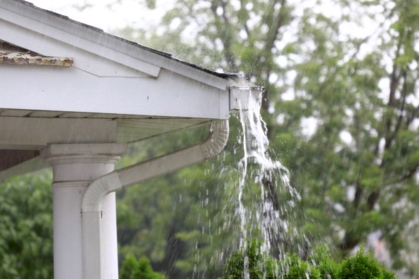How to Fix Leaking Rain Gutters