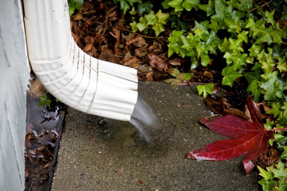 How to Fix Leaking Rain Gutters