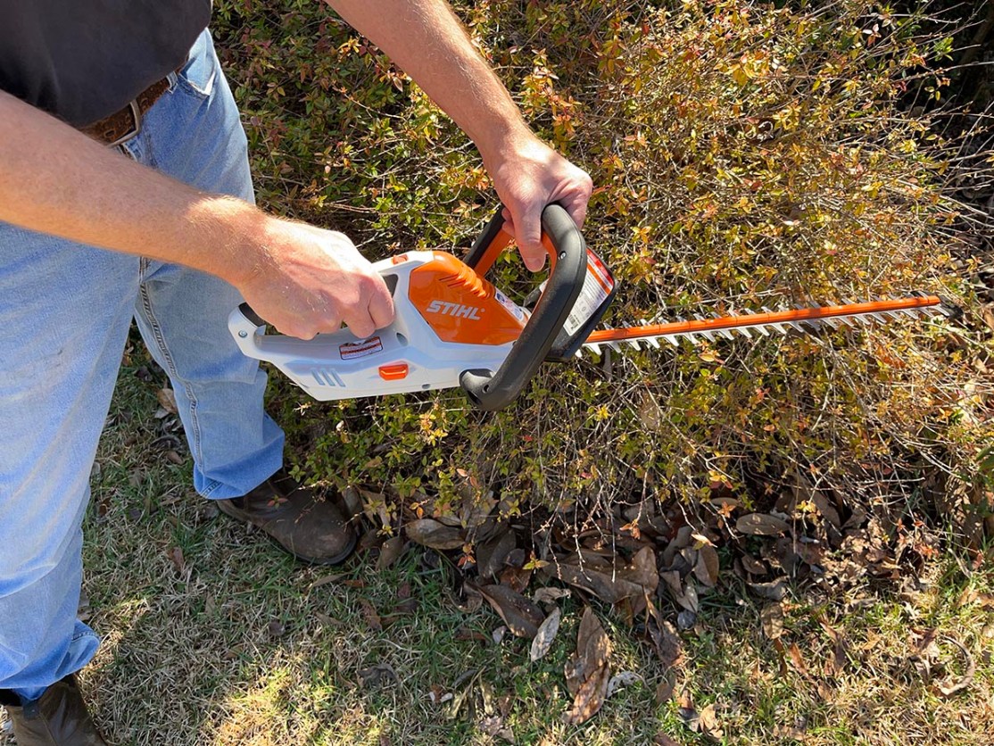 The Best Power Hedge Trimmers - Tested by Bob Vila