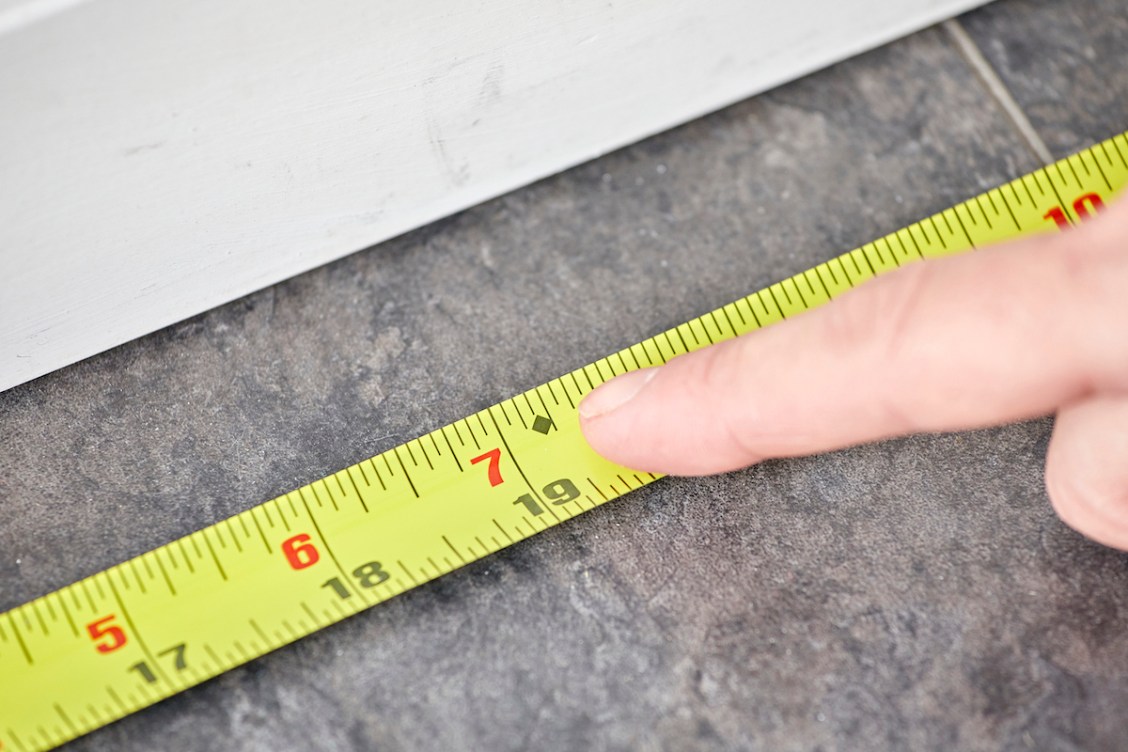 How to Use a Tape Measure (and Read Its Results) - Bob Vila